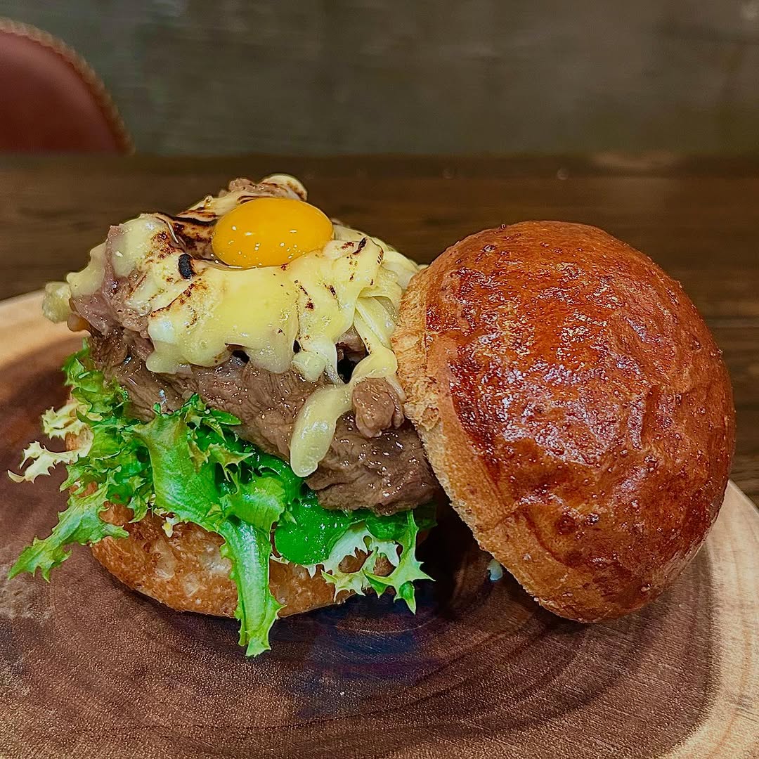 BOMBER BURGER - バズグルメ[BUZZ GOURMET]
